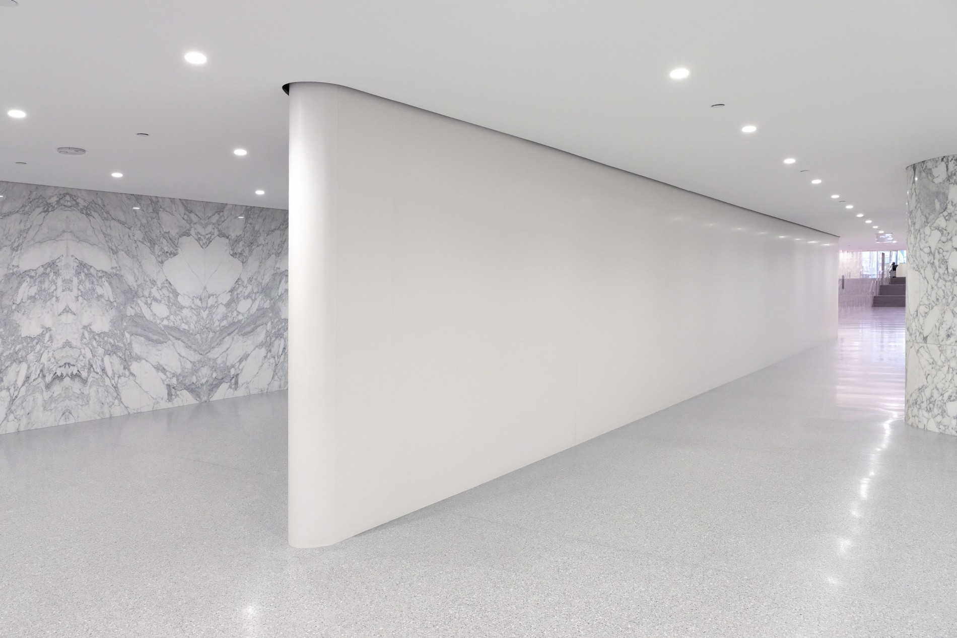 Skyscraper's Entrance Hall | Bruno Paul